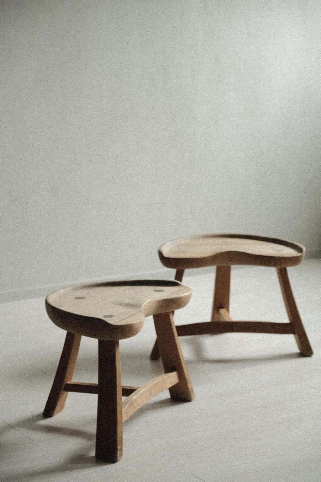 Krogenæs Møbler, Three Legged Stool, "Fjøskrakk" Mod. 522, Pine, Norway ...